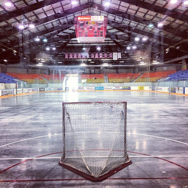 Ray Twinney Arena - 100 Eagle St. West