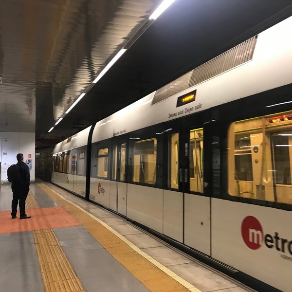 Metrovalencia Marítim - Serrería - Metro Station