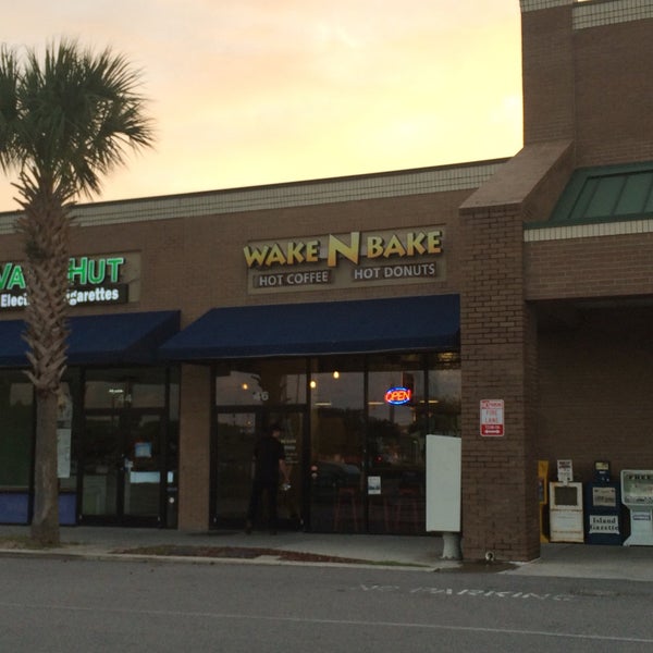 Wake N Bake - Donut Shop in Carolina Beach