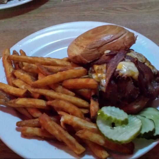 City Slickers Bar & Grill - 6 tips from 121 visitors
