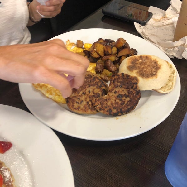 Emle's Restaurant - Middle Eastern Restaurant in Northridge