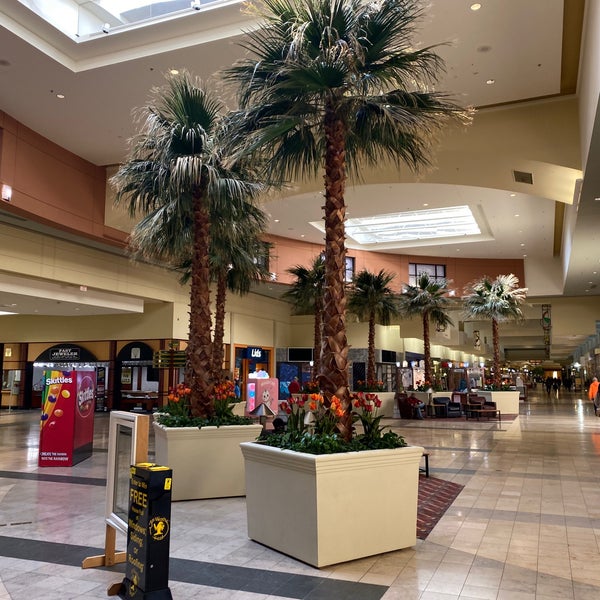 Lansing Mall - Shopping Mall