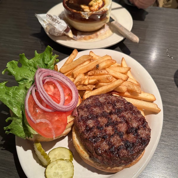 Final Approach - Burger Joint in Milwaukee