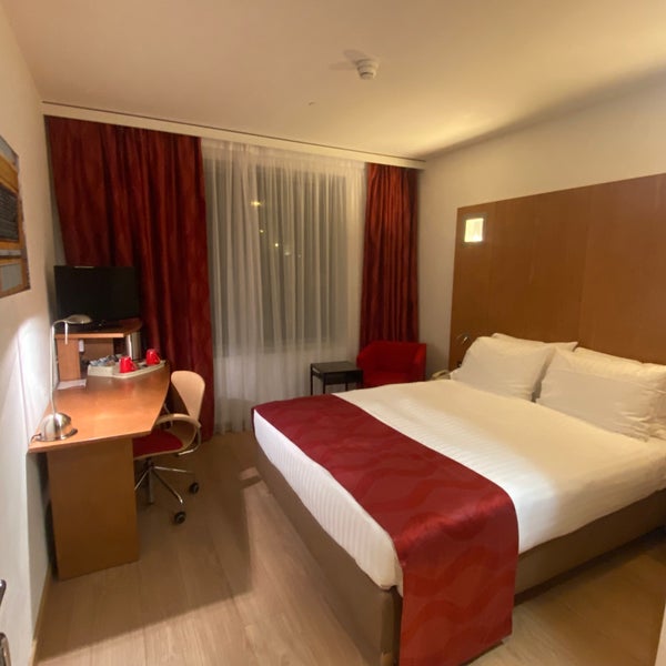 Ramada Encore Geneve "La Praille" - 18 tips from 816 visitors