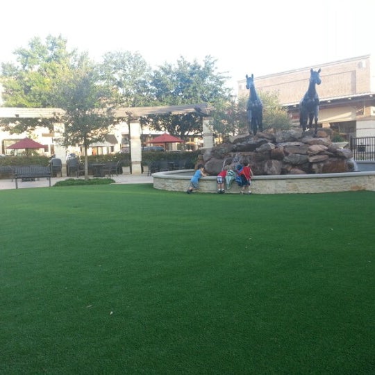 La Centerra at Cinco Ranch - Shopping Mall