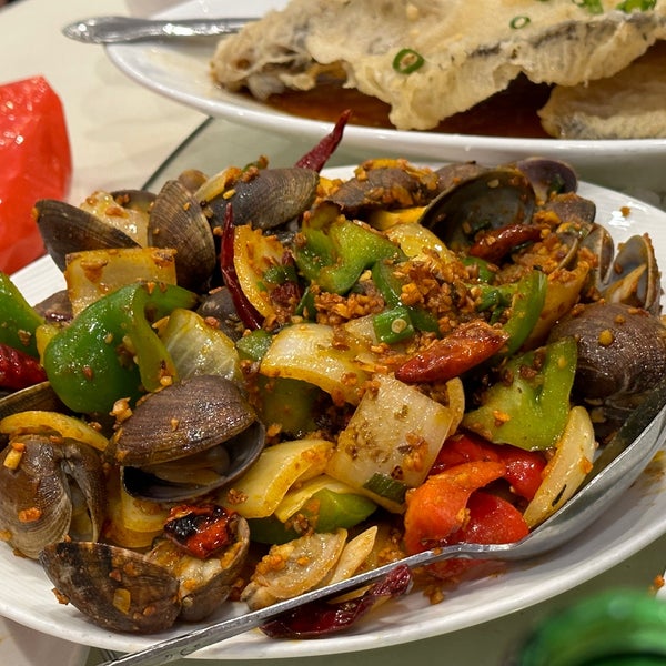 Top Island Seafood Restaurant 上島大酒樓 - 23 tips