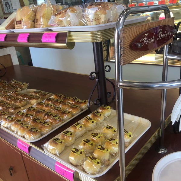 Momo Bakery - Bakery