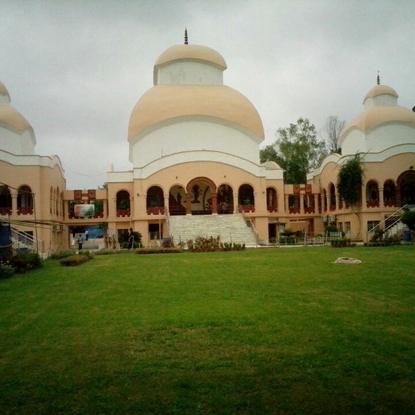 Chittaranjan Park - 12 tips from 438 visitors