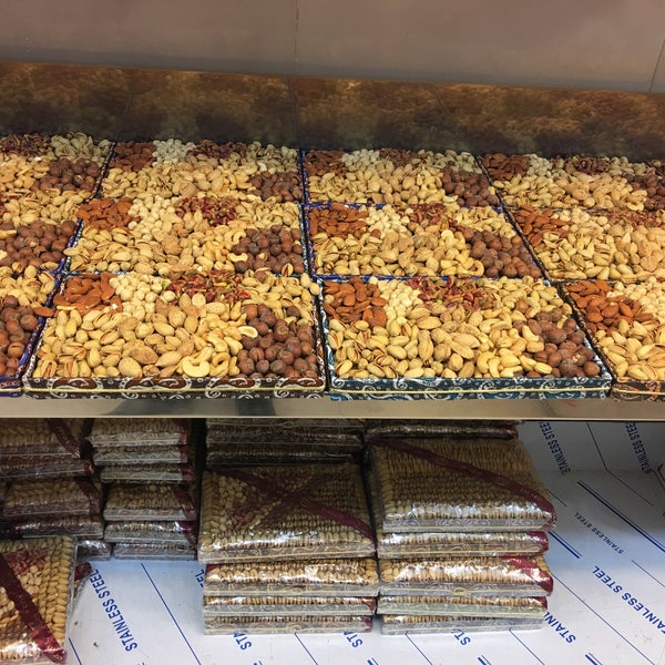 Photos at Tavazo Asl Nuts & Fruits | آجیل و خشکبار تواضع اصل - Candy ...