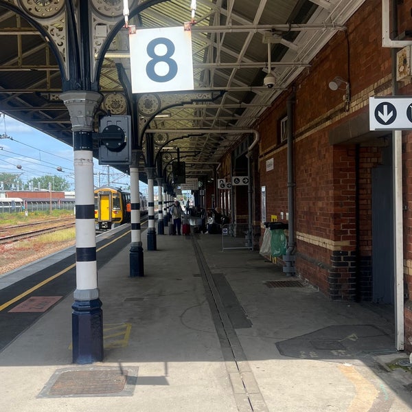 Platform 8 - Doncaster Railway Station