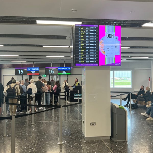 Gate 16 - Airport Gate