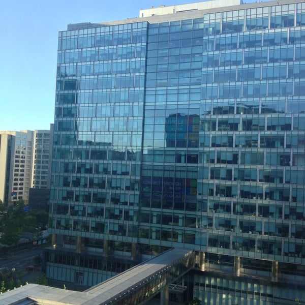 Photos at Microsoft Beijing West Campus 微软亚太研发集团总部 - Office in Beijing