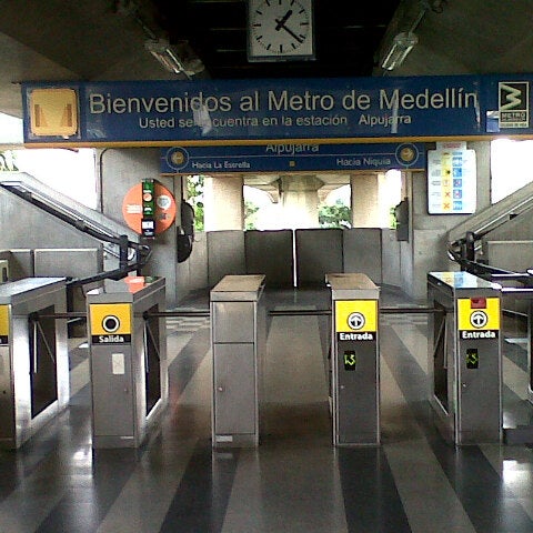 METRO - Estación Alpujarra - Medellín, Antioquia