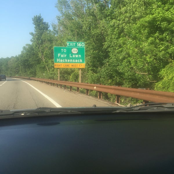 Garden State Parkway at Exit 160 - Intersection in Paramus