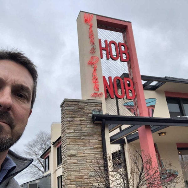 HobNob Restaurant & Cocktail Lounge - American Restaurant in Racine