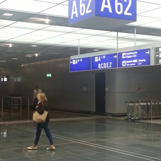 Gate A62 - Flughafen - Terminal 1