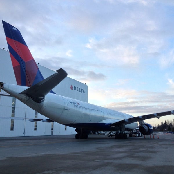 Delta Cargo Pick Up - 79 visitors
