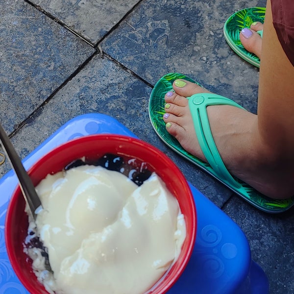 Xôi chè Bà Thìn - Dessert Shop in Hanoi