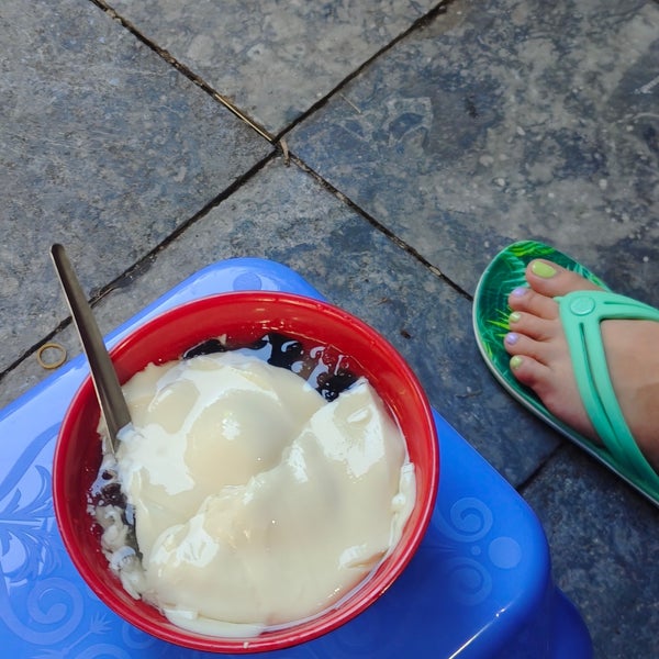 Xôi chè Bà Thìn - Dessert Shop in Hanoi