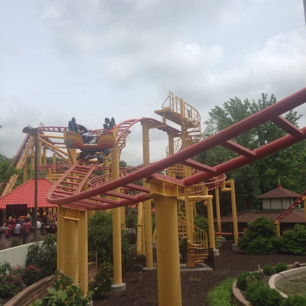 Spinning Dragons - Amusement Park in World's of Fun