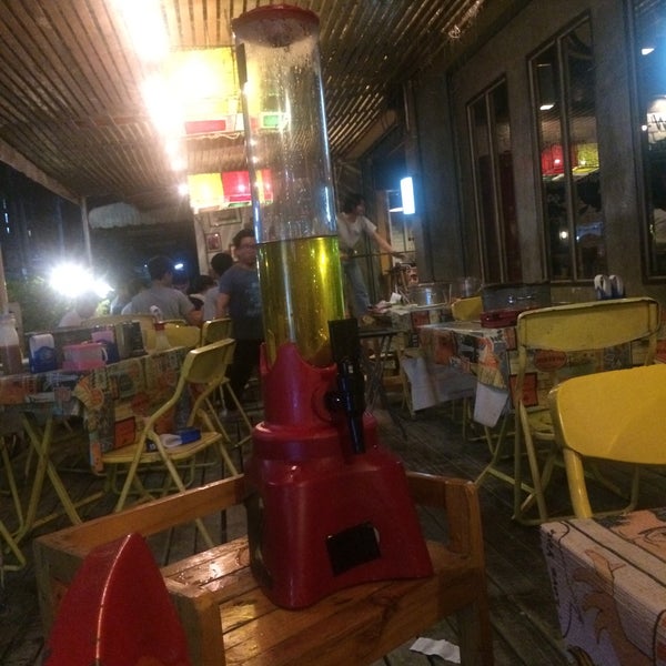 Slum Balae'(สลัมบาเล่) - Whisky Bar