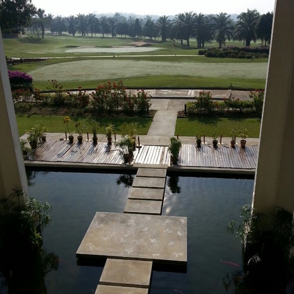 IOI Palm Villa Golf & Country Resort - PTD 44500, Jalan Indah Utama