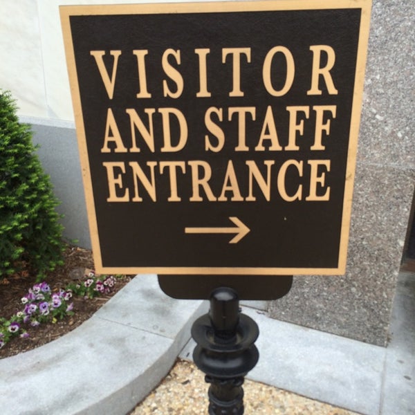 Photos at Dirksen Senate Office Building South Cafeteria Buffet ...