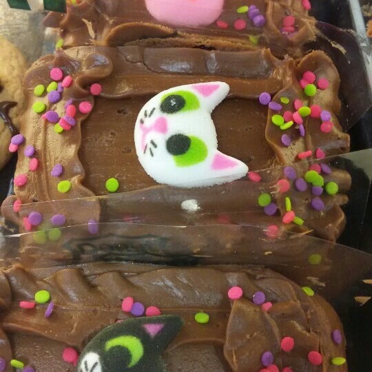 Donut Bank Cake