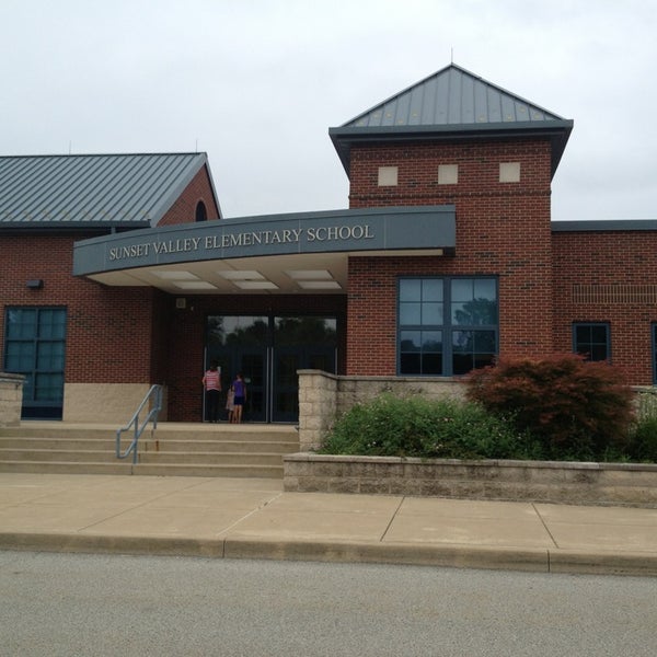 Sunset Valley Elementary School - Elementary School in Irwin