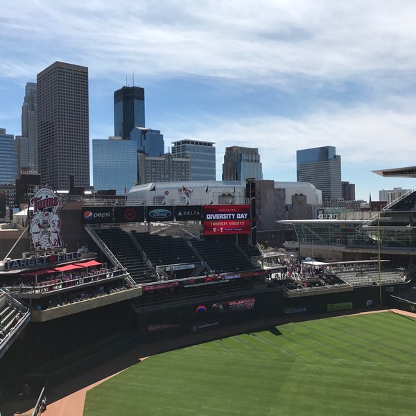 Budweiser Roof Deck Target Field Minneapolis Mn