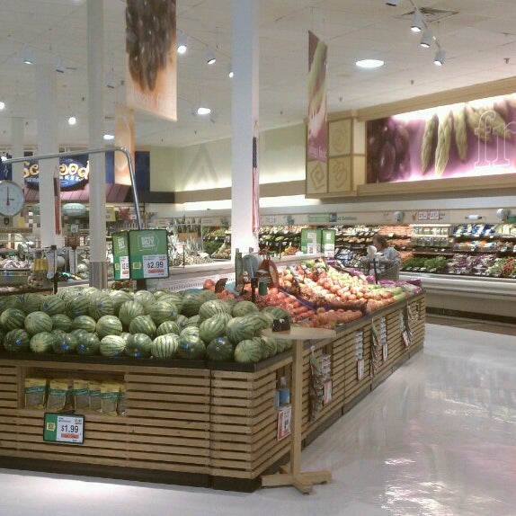 Giant Food Store - 1241 Blakeslee Boulevard Dr E