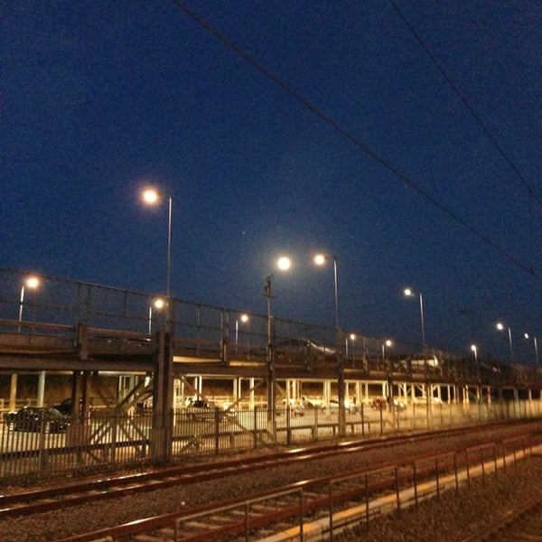 Tring Railway Station (TRI) - Train Station in Tring