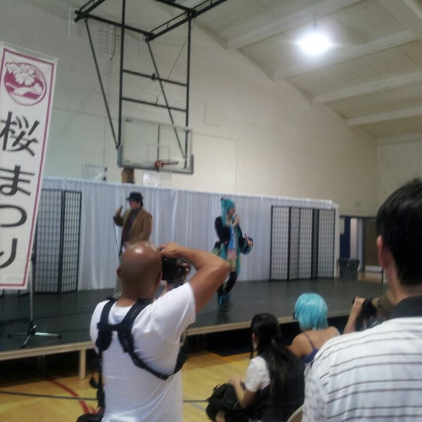 Barnes Park Gym & Community Center - 350 S McPherrin Ave