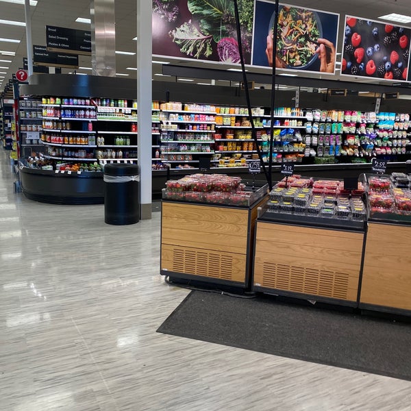 Target - Big Box Store in Saint Louis Park
