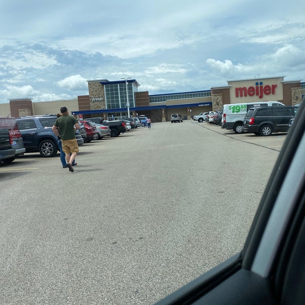 Meijer - Northeast Grand Rapids - 1997 E Beltline Ave NE