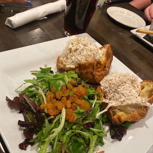 B-52 Burgers & Brew - Bar