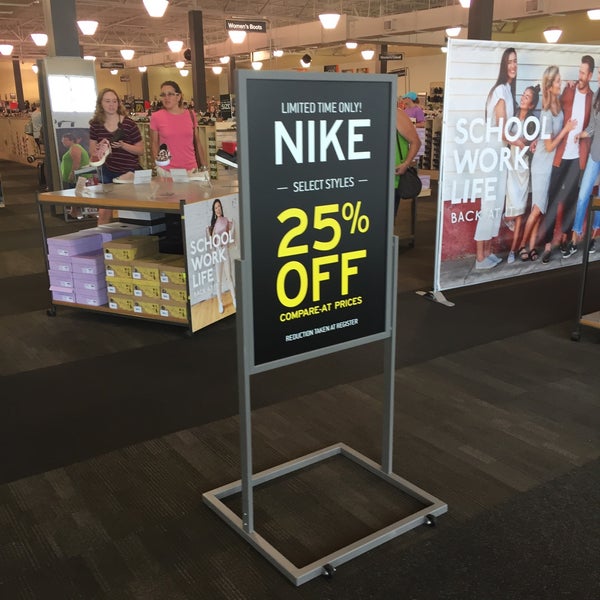 DSW Designer Shoe Warehouse - 4 tips from 593 visitors