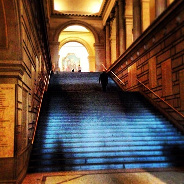 Photos at Metropolitan Museum Steps - Central Park - New York, NY
