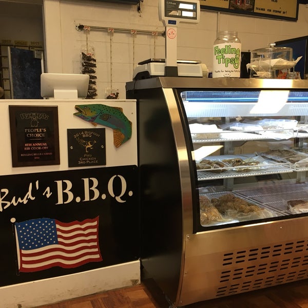 2 Buds BBQ - American Restaurant