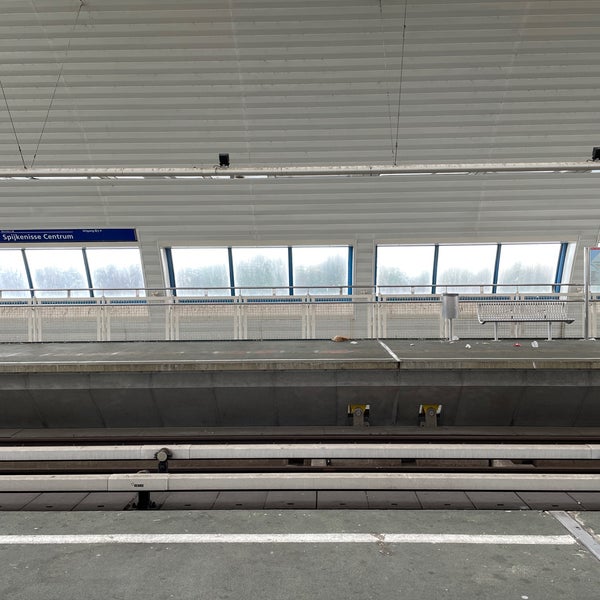 Metrostation Spijkenisse Centrum - Metro Station in Spijkenisse