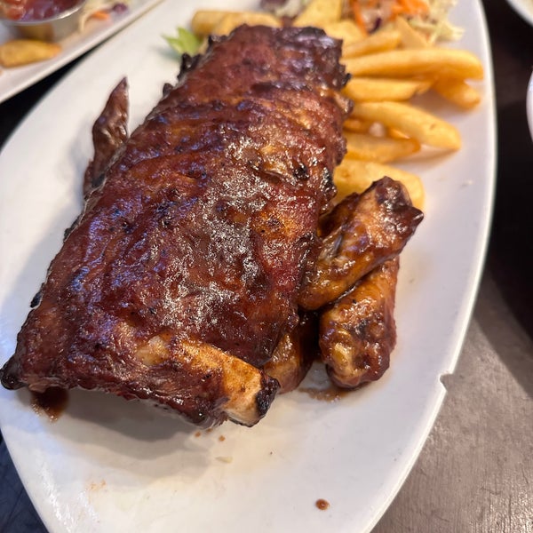 Universal Restaurant - 141 Lygon St