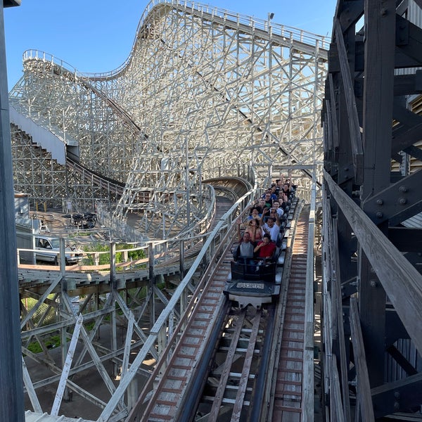 Six Flags Magic Mountain Apocalypse