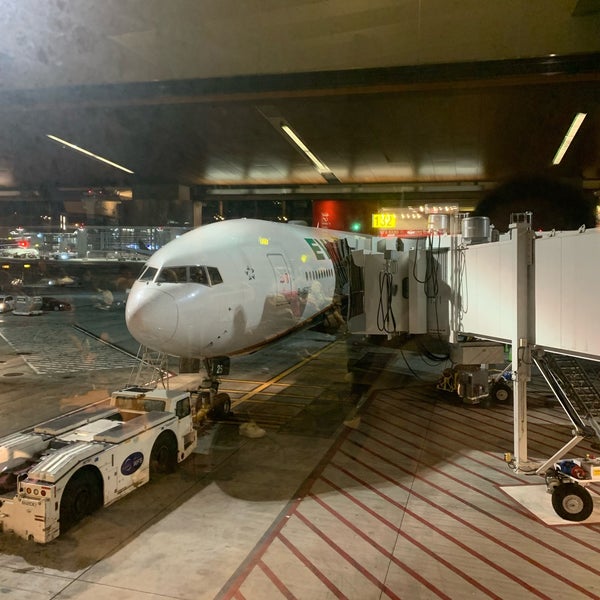 Gate 132 - Airport Gate in Los Angeles