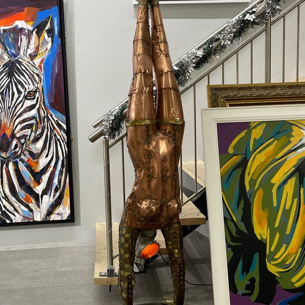 Mainstream Art - 1 visitor