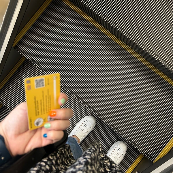 MRT ศรีนุช (Si Nut) YL13 - สวนหลวง, กรุงเทพมหานคร