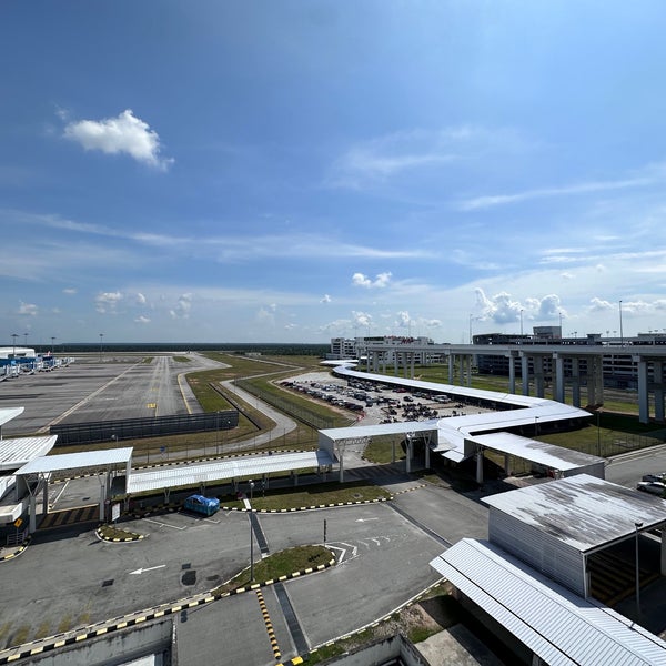 Terminal 2 Departure Hall - 221 tips from 59232 visitors