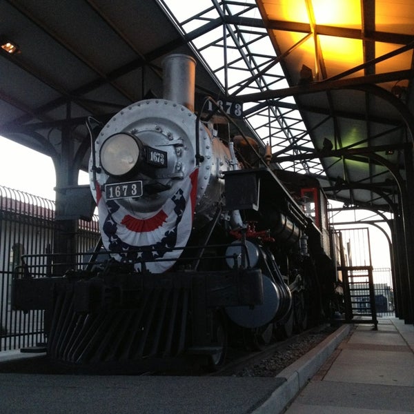Tucson Amtrak Station (TUS) - Train Station
