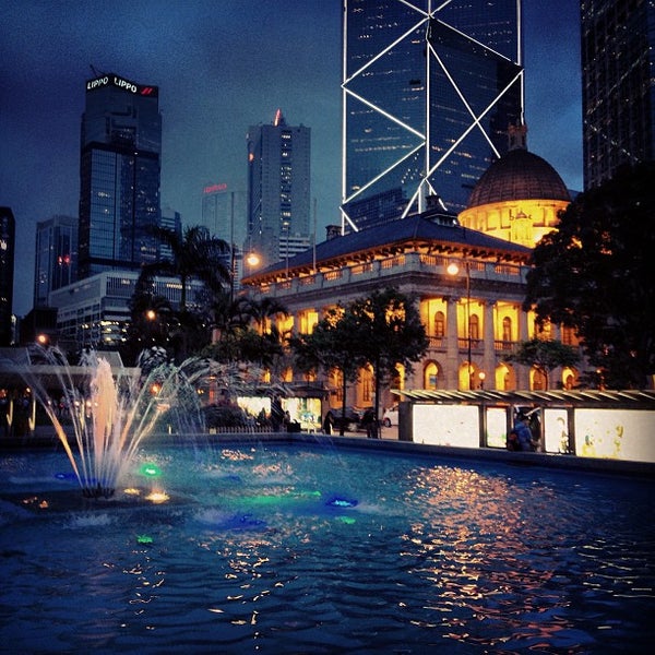 Statue Square - Plaza in Central