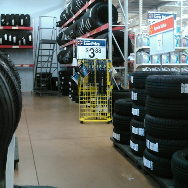 Walmart Supercenter - 1996 E Main St