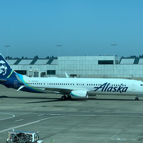 Gate C4 - Airport Gate in Portland